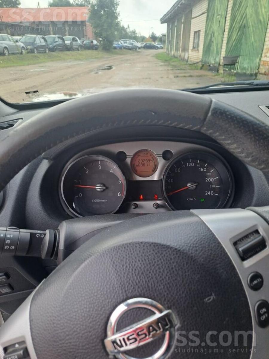 Pelēks Nissan Qashqai 2008 Cēsis, ar dzinēja tilpumu 2.00 L un nobraukumu 233 tūkst. km par 3750 €, foto 8 vietnē AUTOMOTO.COM.LV