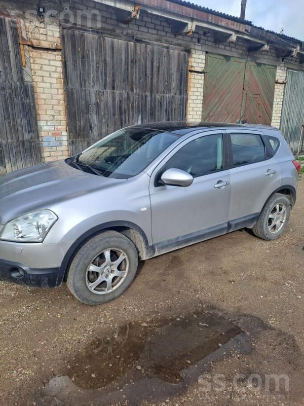 Pelēks Nissan Qashqai 2008 Cēsis, ar dzinēja tilpumu 2.00 L un nobraukumu 233 tūkst. km par 3750 €, foto 3 vietnē AUTOMOTO.COM.LV