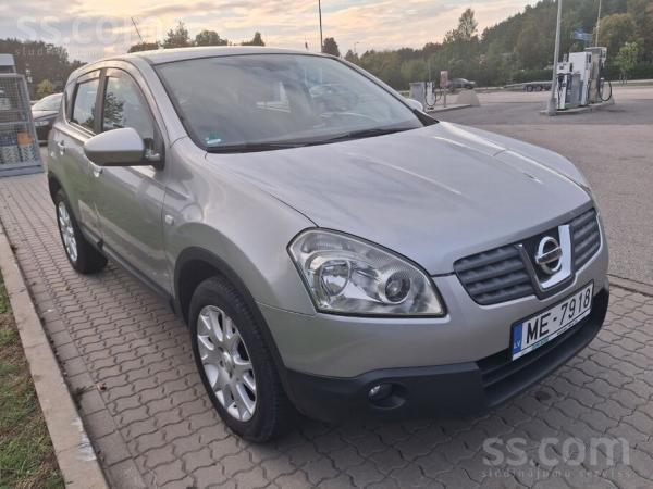 Pelēks Nissan Qashqai 2008 Rīga, ar dzinēja tilpumu 2.00 L un nobraukumu 203 tūkst. km par 3600 €, foto 1 vietnē AUTOMOTO.COM.LV