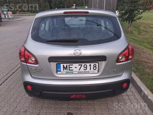 Pelēks Nissan Qashqai 2008 Rīga, ar dzinēja tilpumu 2.00 L un nobraukumu 203 tūkst. km par 3600 €, foto 5 vietnē AUTOMOTO.COM.LV