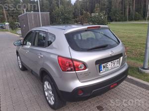 Pelēks Nissan Qashqai 2008 Rīga, ar dzinēja tilpumu 2.00 L un nobraukumu 203 tūkst. km par 3600 €, foto 7 vietnē AUTOMOTO.COM.LV