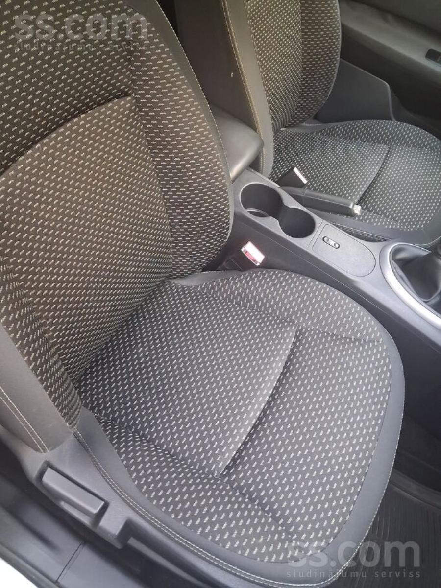 Pelēks Nissan Qashqai 2008 Rīga, ar dzinēja tilpumu 2.00 L un nobraukumu 203 tūkst. km par 3600 €, foto 9 vietnē AUTOMOTO.COM.LV