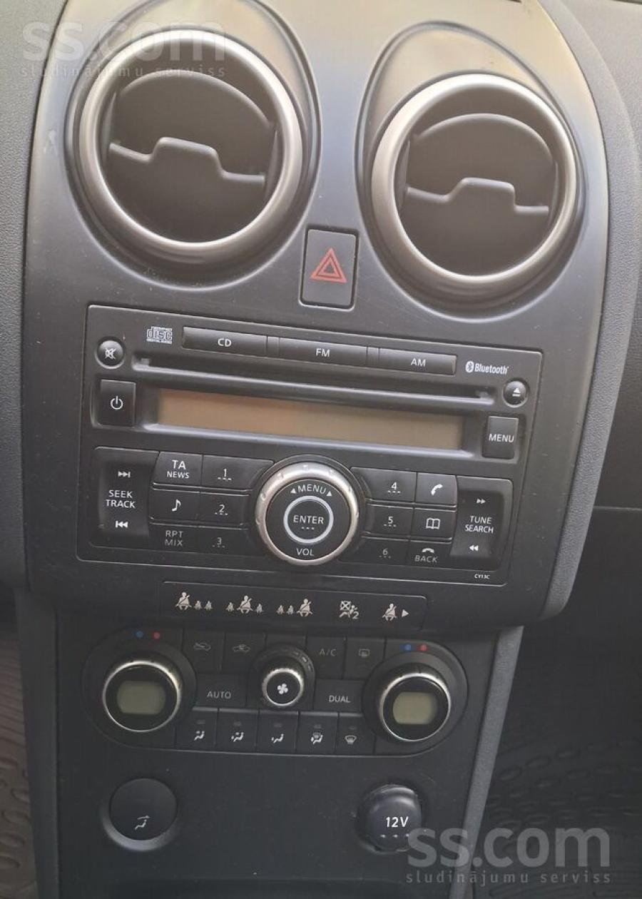Pelēks Nissan Qashqai 2008 Rīga, ar dzinēja tilpumu 2.00 L un nobraukumu 203 tūkst. km par 3600 €, foto 10 vietnē AUTOMOTO.COM.LV