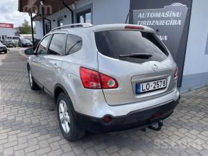 Grey Nissan Qashqai 2009 in Talsi, with an engine capacity of 2.00 L and mileage of 268 thousand km for 3550 €, photo 22 on AUTOMOTO.COM.LV