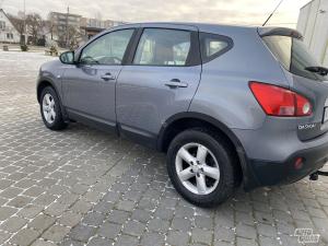 Pelēks Nissan Qashqai 2009 Raseiniai, ar dzinēja tilpumu 2.00 L un nobraukumu 300 tūkst. km par 3350 €, foto 2 vietnē AUTOMOTO.COM.LV