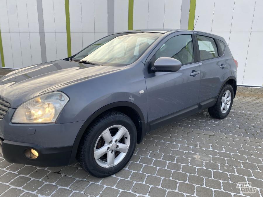 Pelēks Nissan Qashqai 2009 Raseiniai, ar dzinēja tilpumu 2.00 L un nobraukumu 300 tūkst. km par 3350 €, foto 4 vietnē AUTOMOTO.COM.LV