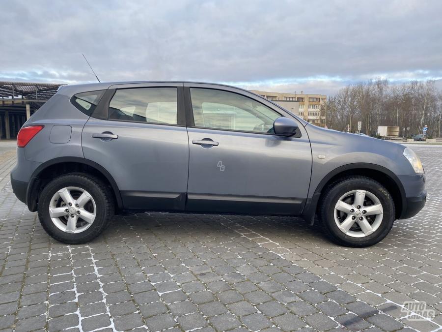 Pelēks Nissan Qashqai 2009 Raseiniai, ar dzinēja tilpumu 2.00 L un nobraukumu 300 tūkst. km par 3350 €, foto 9 vietnē AUTOMOTO.COM.LV