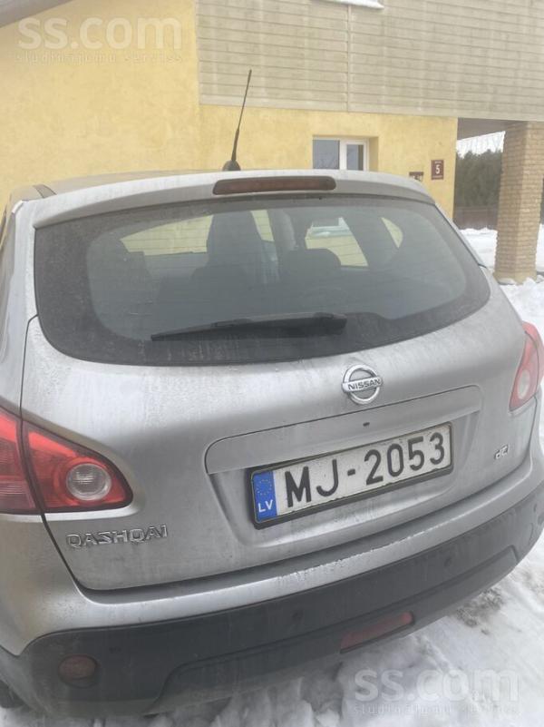 Grey Nissan Qashqai 2009 in Riga, with an engine capacity of 2.00 L and mileage of 170 thousand km for 4000 €, photo 3 on AUTOMOTO.COM.LV
