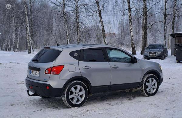Grey Nissan Qashqai 2009 in Kaunas, with an engine capacity of 1.46 L and mileage of 306 thousand km for 2800 €, photo 7 on AUTOMOTO.COM.LV