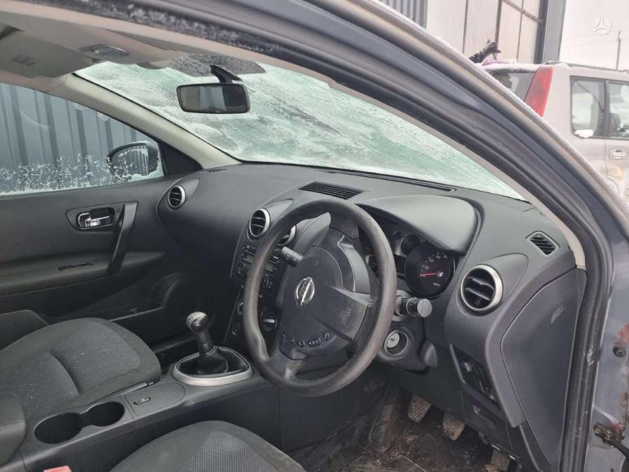 Pelēks Nissan Qashqai 2009 Tauragė, ar dzinēja tilpumu 1.60 L un nobraukumu 170 tūkst. km par 1450 €, foto 6 vietnē AUTOMOTO.COM.LV