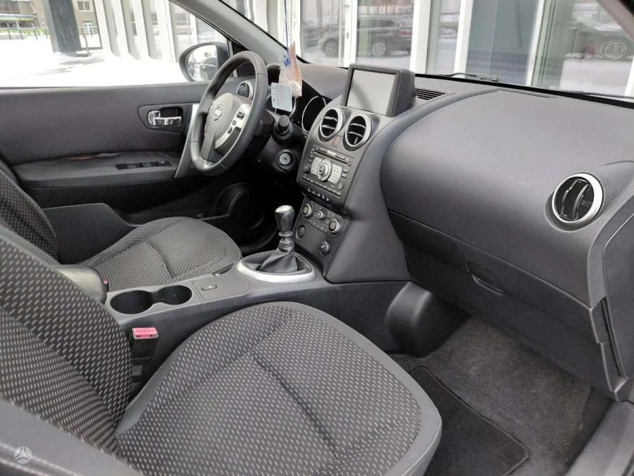 Pelēks Nissan Qashqai 2009 Viļņa, ar dzinēja tilpumu 2.00 L un nobraukumu 358 tūkst. km par 3500 €, foto 13 vietnē AUTOMOTO.COM.LV