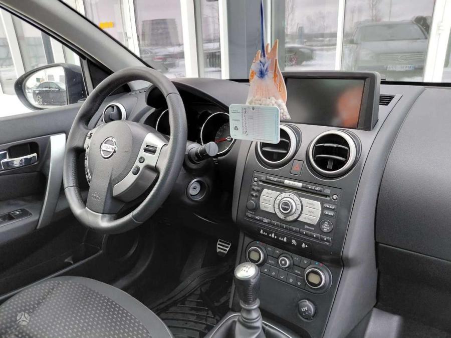 Pelēks Nissan Qashqai 2009 Viļņa, ar dzinēja tilpumu 2.00 L un nobraukumu 358 tūkst. km par 3500 €, foto 14 vietnē AUTOMOTO.COM.LV