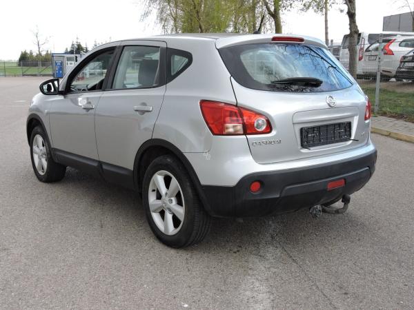 Grey Nissan Qashqai 2009 in Marijampole, with an engine capacity of 1.50 L and mileage of 312 thousand km for 3450 €, photo 6 on AUTOMOTO.COM.LV