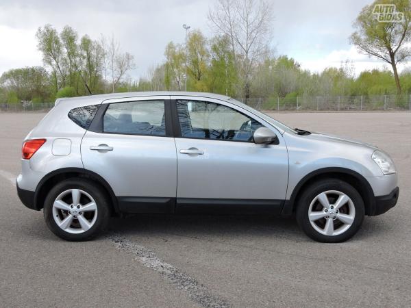 Grey Nissan Qashqai 2009 in Marijampole, with an engine capacity of 1.50 L and mileage of 312 thousand km for 3450 €, photo 9 on AUTOMOTO.COM.LV