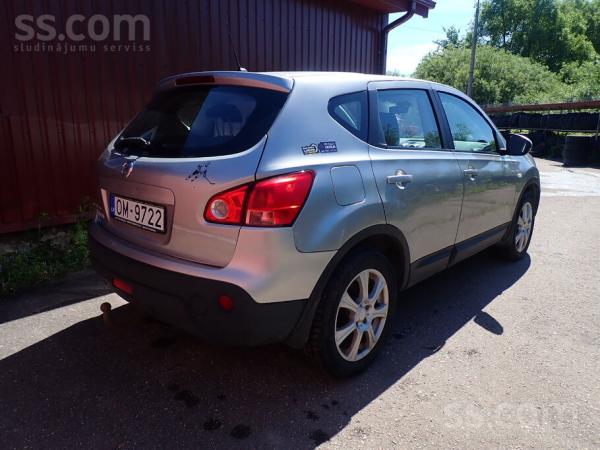Grey Nissan Qashqai 2009 in Liepaja, with an engine capacity of 2.00 L and mileage of 321 thousand km for 2950 €, photo 2 on AUTOMOTO.COM.LV