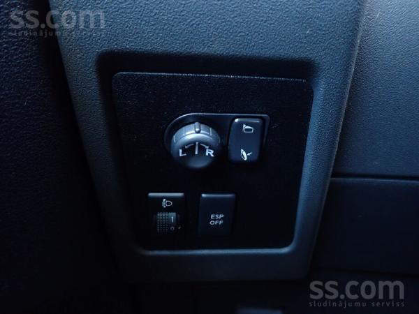 Grey Nissan Qashqai 2009 in Liepaja, with an engine capacity of 2.00 L and mileage of 321 thousand km for 2950 €, photo 8 on AUTOMOTO.COM.LV