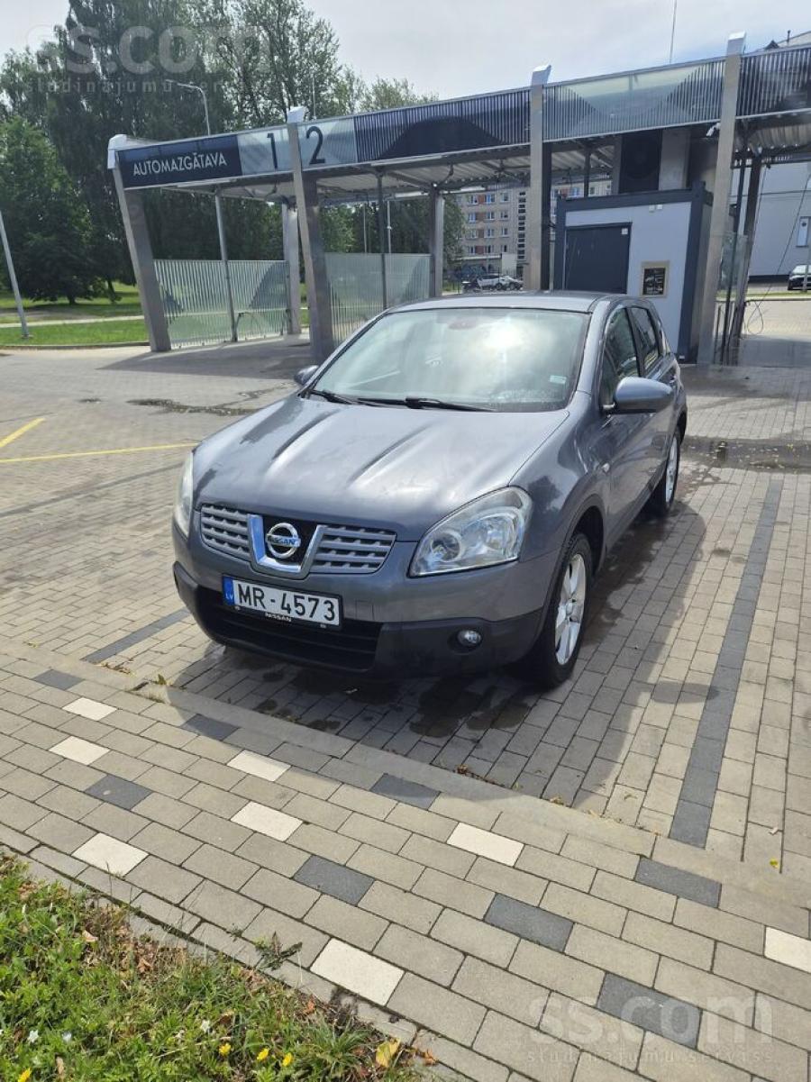 Pelēks Nissan Qashqai 2009 Rēzekne, ar dzinēja tilpumu 1.50 L un nobraukumu 281 tūkst. km par 4500 €, foto 1 vietnē AUTOMOTO.COM.LV