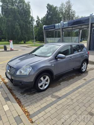 Pelēks Nissan Qashqai 2009 Rēzekne, ar dzinēja tilpumu 1.50 L un nobraukumu 281 tūkst. km par 4500 €, foto 4 vietnē AUTOMOTO.COM.LV