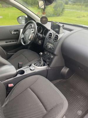 Pelēks Nissan Qashqai 2009 Viļņa, ar dzinēja tilpumu 2.00 L un nobraukumu 256 tūkst. km par 2800 €, foto 4 vietnē AUTOMOTO.COM.LV