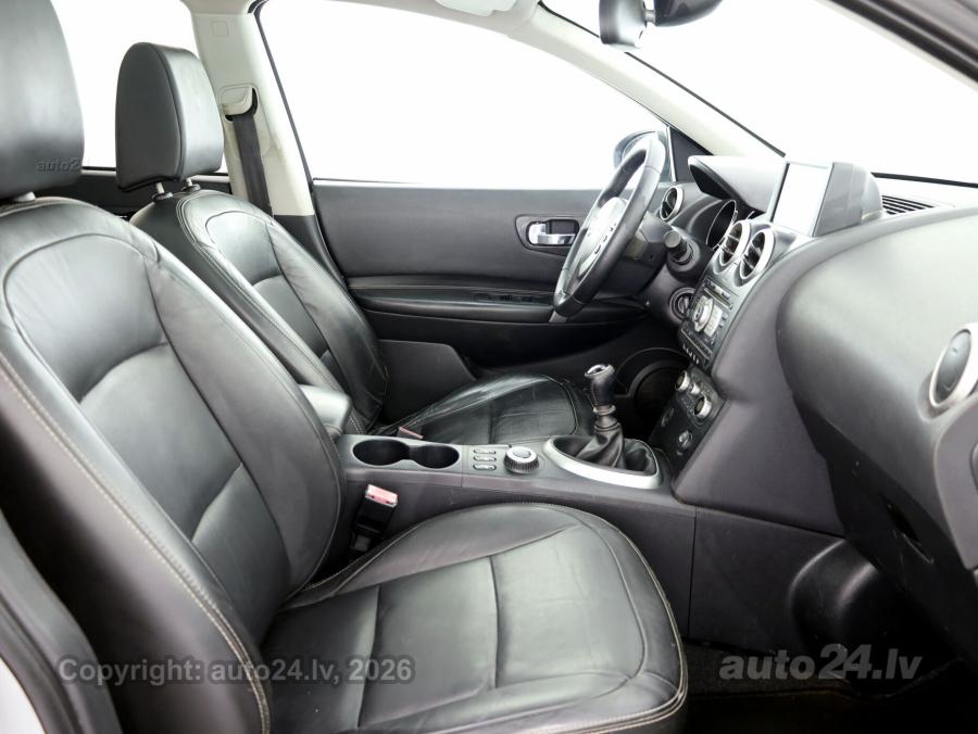 Grey Nissan Qashqai 2009 in Tallinn, with an engine capacity of 2.00 L and mileage of 317 thousand km for 2699 €, photo 7 on AUTOMOTO.COM.LV