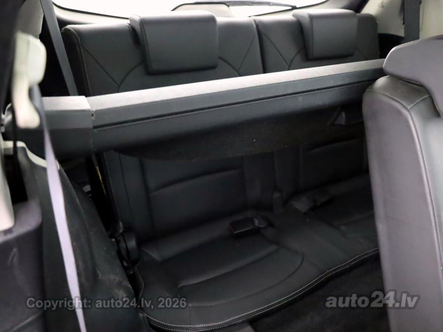 Grey Nissan Qashqai 2009 in Tallinn, with an engine capacity of 2.00 L and mileage of 317 thousand km for 2699 €, photo 9 on AUTOMOTO.COM.LV
