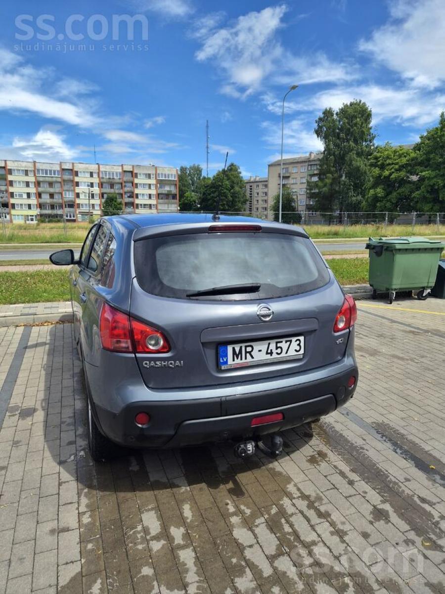 Grey Nissan Qashqai 2009 in Rezekne, with an engine capacity of 1.50 L and mileage of 281 thousand km for 4100 €, photo 5 on AUTOMOTO.COM.LV