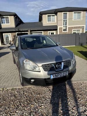 Pelēks Nissan Qashqai 2009 Viļņa, ar dzinēja tilpumu 2.00 L un nobraukumu 298 tūkst. km par 2100 €, foto  vietnē AUTOMOTO.COM.LV