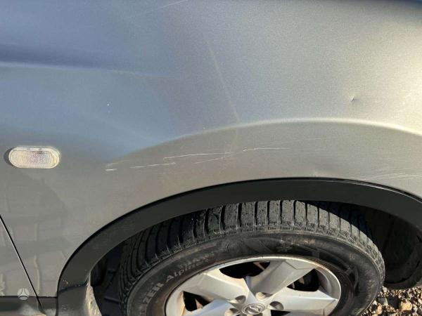 Grey Nissan Qashqai 2009 in Vilnius, with an engine capacity of 2.00 L and mileage of 298 thousand km for 2100 €, photo 3 on AUTOMOTO.COM.LV