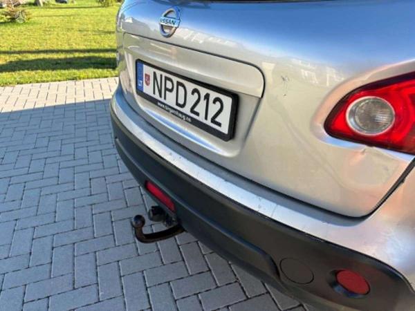 Grey Nissan Qashqai 2009 in Vilnius, with an engine capacity of 2.00 L and mileage of 298 thousand km for 2100 €, photo 5 on AUTOMOTO.COM.LV