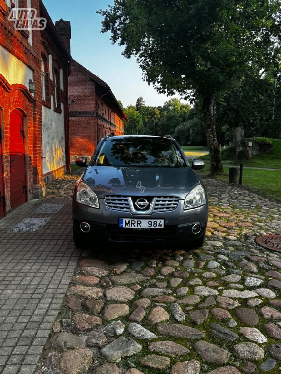 Grey Nissan Qashqai 2009 in Silute, with an engine capacity of 1.50 L and mileage of 262 thousand km for 3400 €, photo 5 on AUTOMOTO.COM.LV