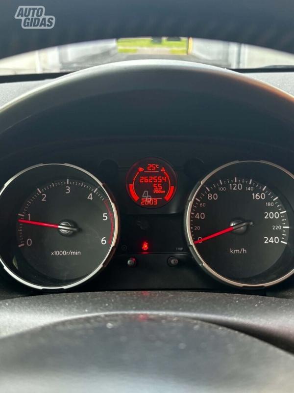 Grey Nissan Qashqai 2009 in Silute, with an engine capacity of 1.50 L and mileage of 262 thousand km for 3400 €, photo 8 on AUTOMOTO.COM.LV
