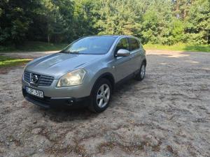 Pelēks Nissan Qashqai 2009 Viļņa, ar dzinēja tilpumu 2.00 L un nobraukumu 193 tūkst. km par 4300 €, foto  vietnē AUTOMOTO.COM.LV