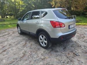 Grey Nissan Qashqai 2009 in Vilnius, with an engine capacity of 2.00 L and mileage of 193 thousand km for 4300 €, photo 4 on AUTOMOTO.COM.LV
