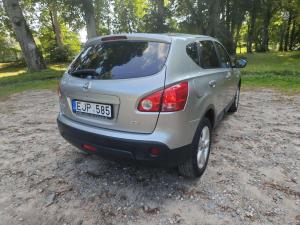 Grey Nissan Qashqai 2009 in Vilnius, with an engine capacity of 2.00 L and mileage of 193 thousand km for 4300 €, photo 5 on AUTOMOTO.COM.LV