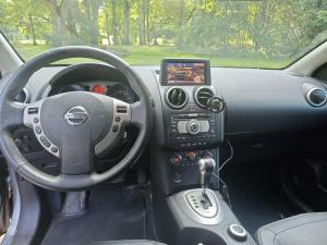 Grey Nissan Qashqai 2009 in Vilnius, with an engine capacity of 2.00 L and mileage of 193 thousand km for 4300 €, photo 8 on AUTOMOTO.COM.LV