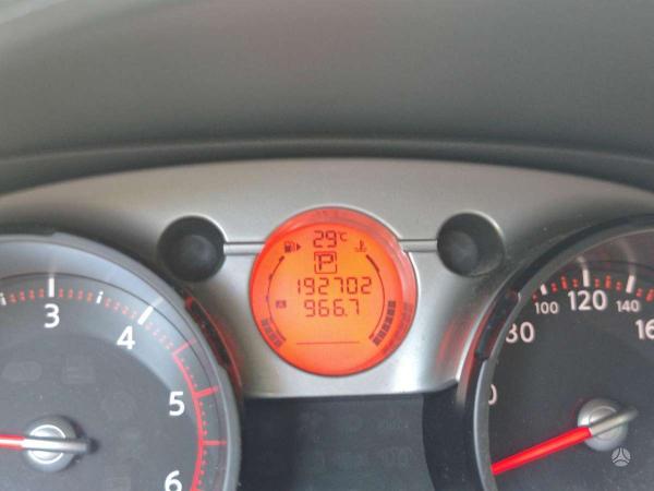 Pelēks Nissan Qashqai 2009 Viļņa, ar dzinēja tilpumu 2.00 L un nobraukumu 193 tūkst. km par 4300 €, foto 8 vietnē AUTOMOTO.COM.LV