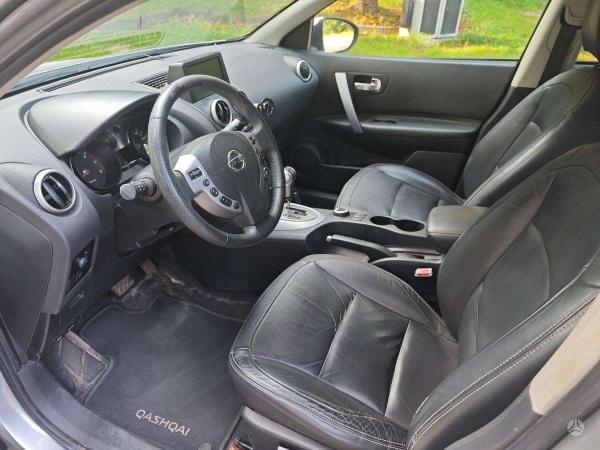 Pelēks Nissan Qashqai 2009 Viļņa, ar dzinēja tilpumu 2.00 L un nobraukumu 193 tūkst. km par 4300 €, foto 10 vietnē AUTOMOTO.COM.LV