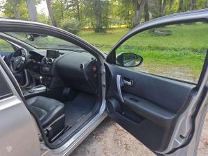 Grey Nissan Qashqai 2009 in Vilnius, with an engine capacity of 2.00 L and mileage of 193 thousand km for 4300 €, photo 13 on AUTOMOTO.COM.LV