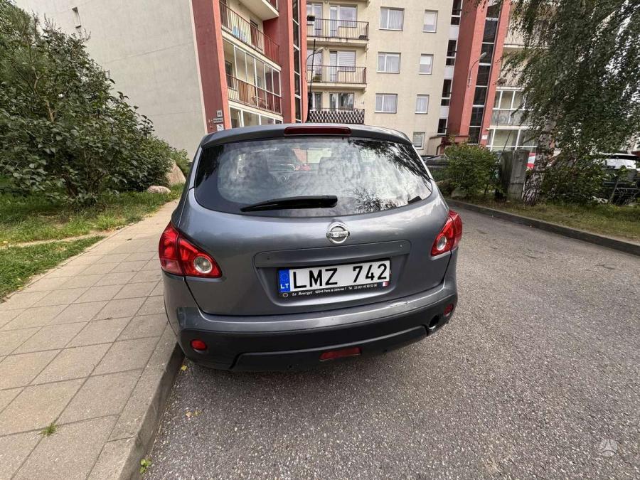 Grey Nissan Qashqai 2009 in Vilnius, with an engine capacity of 1.46 L and mileage of 225 thousand km for 1950 €, photo 6 on AUTOMOTO.COM.LV