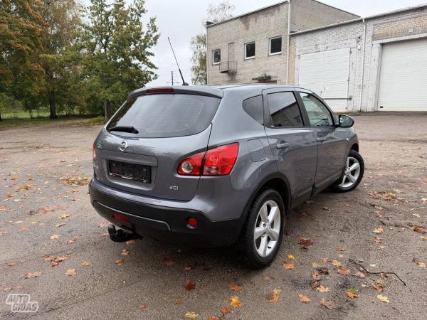 Pelēks Nissan Qashqai 2009 Kelmė, ar dzinēja tilpumu 2.00 L un nobraukumu 318 tūkst. km par 3550 €, foto 4 vietnē AUTOMOTO.COM.LV
