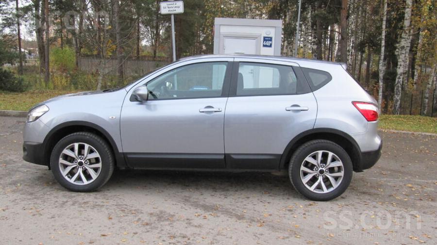 Grey Nissan Qashqai 2010 in Riga, with an engine capacity of 1.50 L and mileage of 234 thousand km for 5450 €, photo 13 on AUTOMOTO.COM.LV
