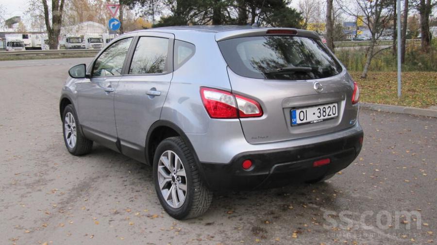 Grey Nissan Qashqai 2010 in Riga, with an engine capacity of 1.50 L and mileage of 234 thousand km for 5450 €, photo 15 on AUTOMOTO.COM.LV