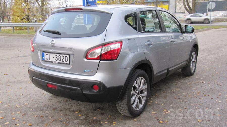 Grey Nissan Qashqai 2010 in Riga, with an engine capacity of 1.50 L and mileage of 234 thousand km for 5450 €, photo 18 on AUTOMOTO.COM.LV