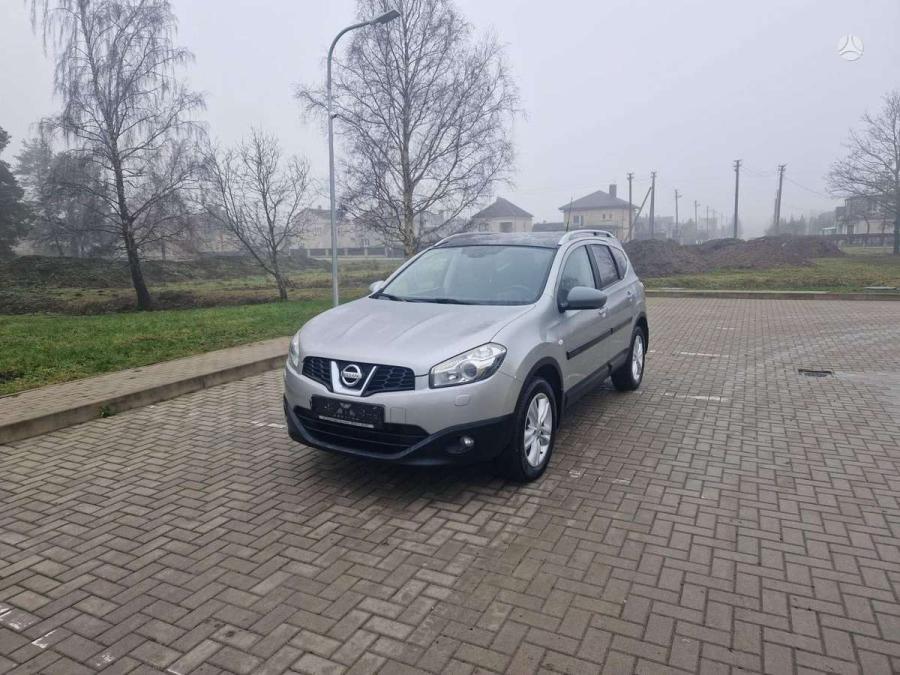 Grey Nissan Qashqai 2010 in Radviliskis, with an engine capacity of 2.00 L and mileage of 22 thousand km for 4400 €, photo 1 on AUTOMOTO.COM.LV