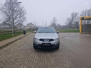 Grey Nissan Qashqai 2010 in Radviliskis, with an engine capacity of 2.00 L and mileage of 22 thousand km for 4400 €, photo 2 on AUTOMOTO.COM.LV