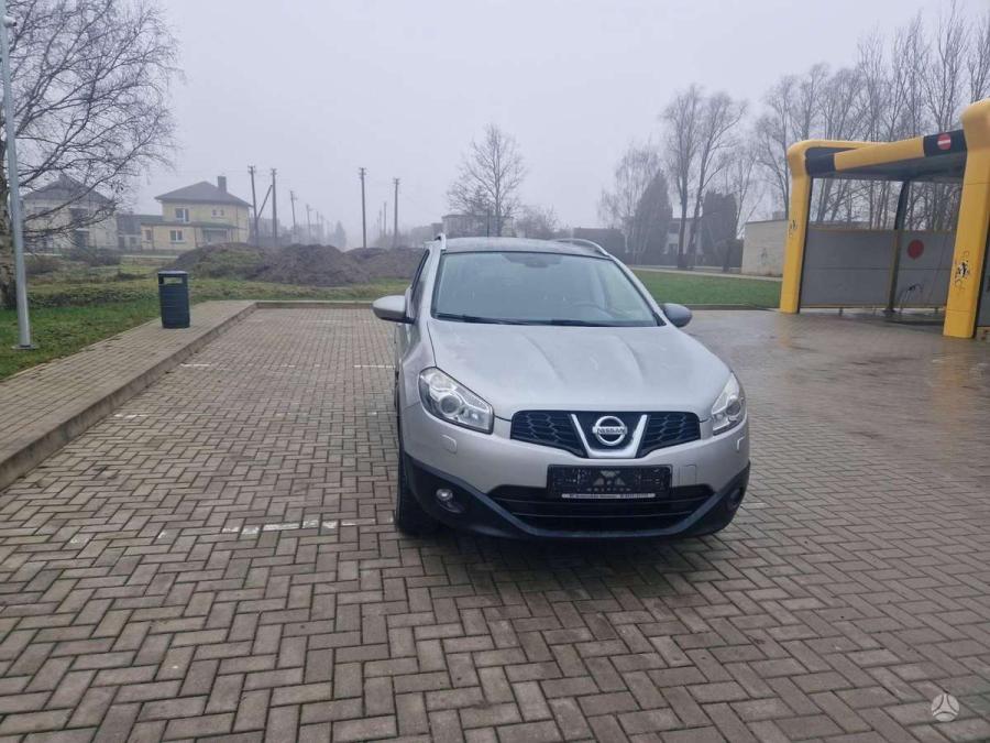 Grey Nissan Qashqai 2010 in Radviliskis, with an engine capacity of 2.00 L and mileage of 22 thousand km for 4400 €, photo 3 on AUTOMOTO.COM.LV