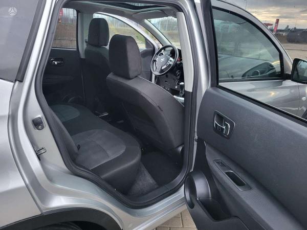 Pelēks Nissan Qashqai 2010 Tauragė, ar dzinēja tilpumu 2.00 L un nobraukumu 224 tūkst. km par 3700 €, foto 10 vietnē AUTOMOTO.COM.LV
