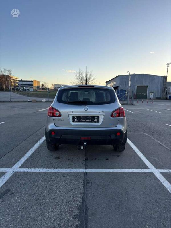 Grey Nissan Qashqai 2010 in Kaunas, with an engine capacity of 1.46 L and mileage of 287 thousand km for 3650 €, photo 2 on AUTOMOTO.COM.LV