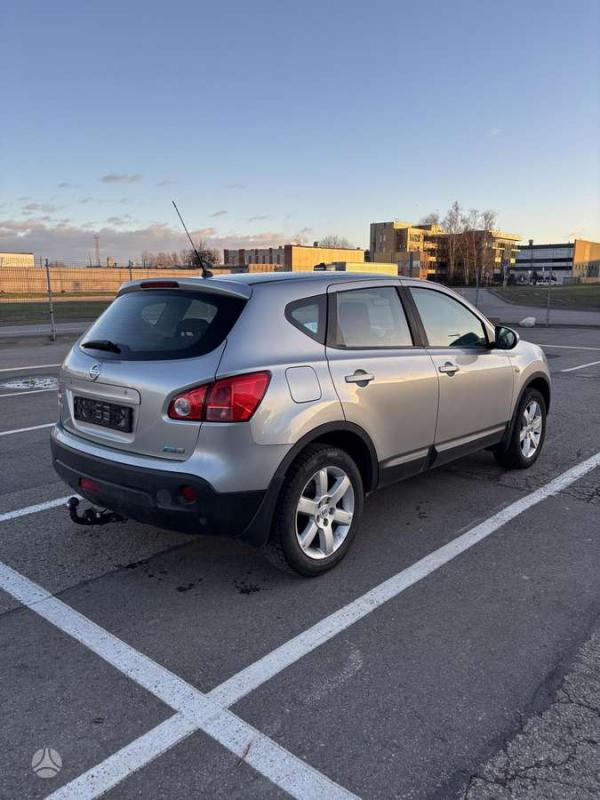 Grey Nissan Qashqai 2010 in Kaunas, with an engine capacity of 1.46 L and mileage of 287 thousand km for 3650 €, photo 4 on AUTOMOTO.COM.LV