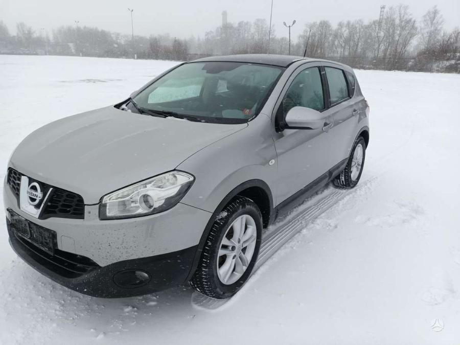 Pelēks Nissan Qashqai 2010 Marijampole, ar dzinēja tilpumu 1.46 L un nobraukumu 202 tūkst. km par 4700 €, foto 1 vietnē AUTOMOTO.COM.LV